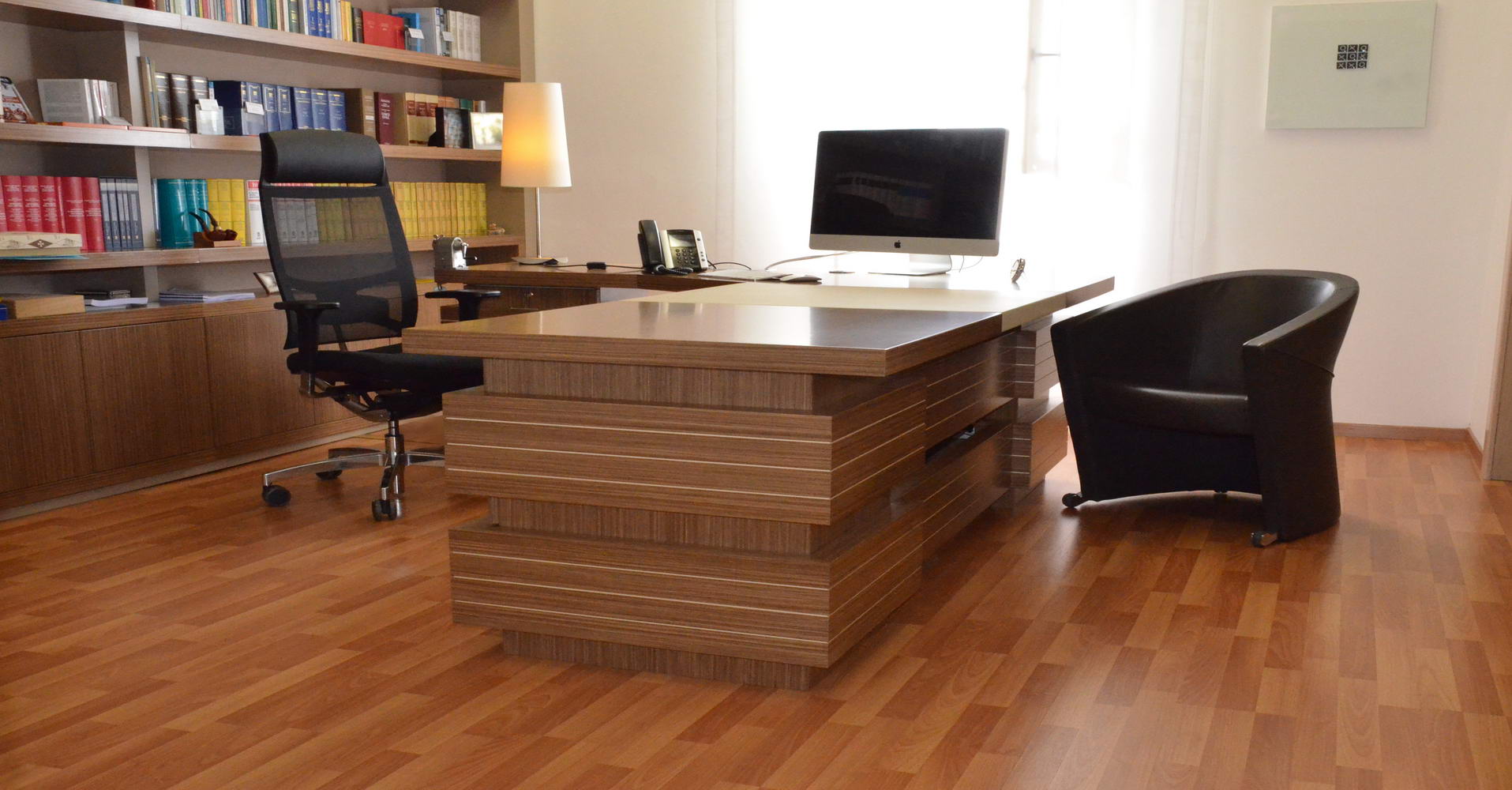 Studio executive, elegante e prezioso, destinato alla massima ...